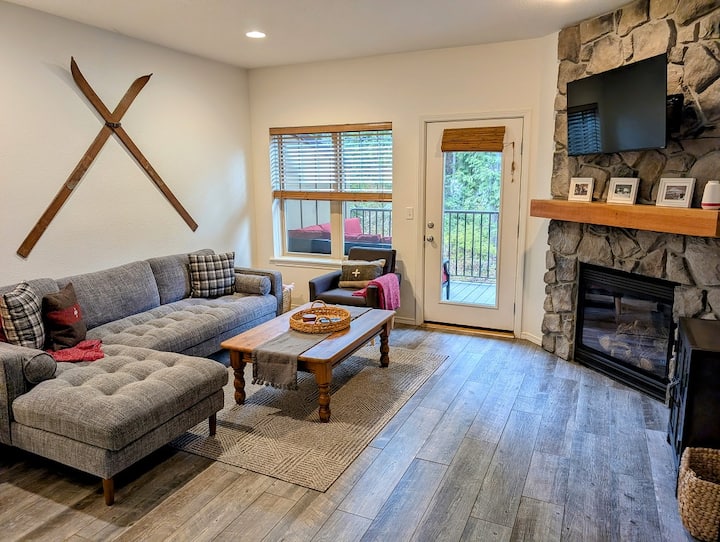 Chalet 114 At The Official Collins Lake Resort - Mount Hood, OR