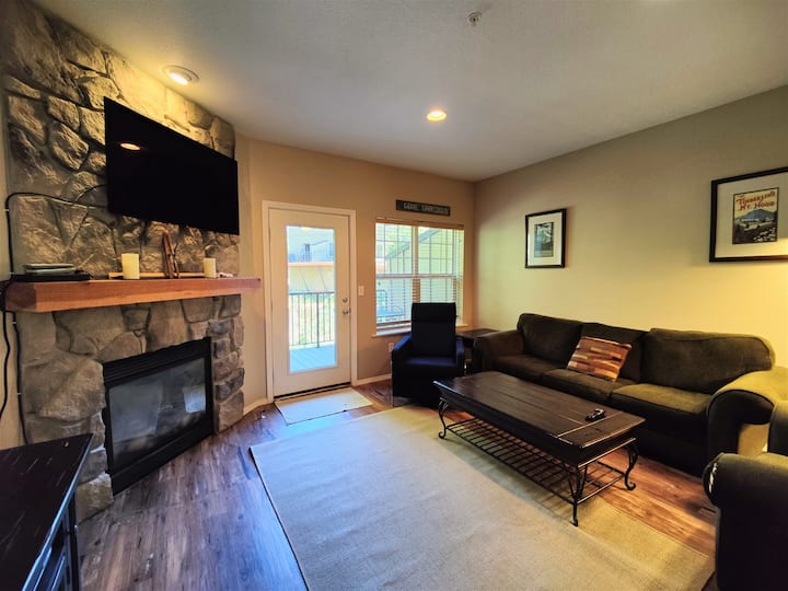 Chalet 116 At The Official Collins Lake Resort - Mount Hood, OR