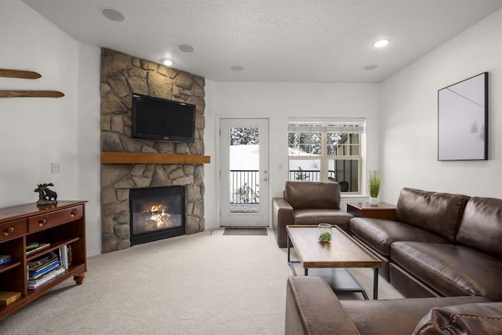 Chalet 138 At The Official Collins Lake Resort - Mount Hood, OR