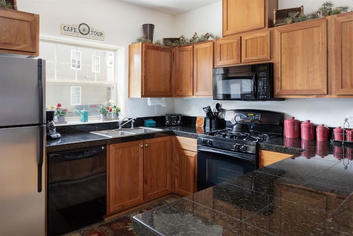 Chalet 140 At The Official Collins Lake Resort - Mount Hood, OR