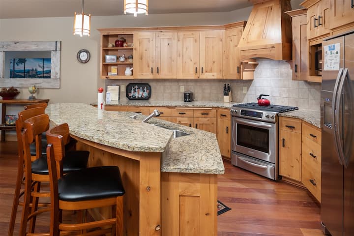 Grand Lodge 22 At The Official Collins Lake Resort - Mount Hood, OR