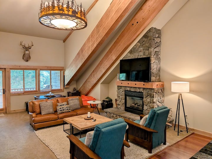 Grand Lodge 30 At The Official Collins Lake Resort - Mount Hood, OR