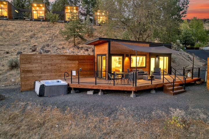 Lake Simtustus Resort-b13 Tiny Home - Madras, OR