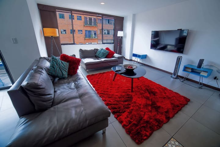 El Peñon | 3 Bed | Balcony + Parking | Walk To Fun - Cali