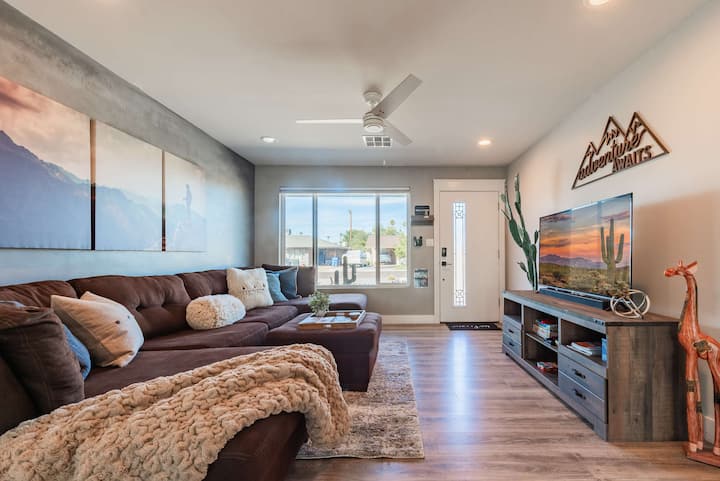 Cozy 3bd Hikers Retreat With Pool & Game Room - Phoenix, AZ