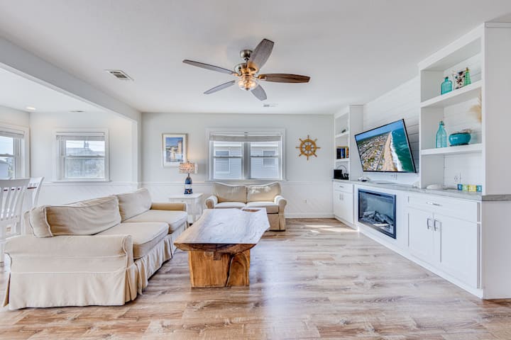 Heated Pool, Hot Tub, Yard & Views, Dog Friendly! - Kill Devil Hills, NC