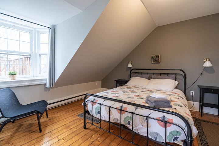 110 Sunny Loft & Historic Home - Halifax, NS, Canadá