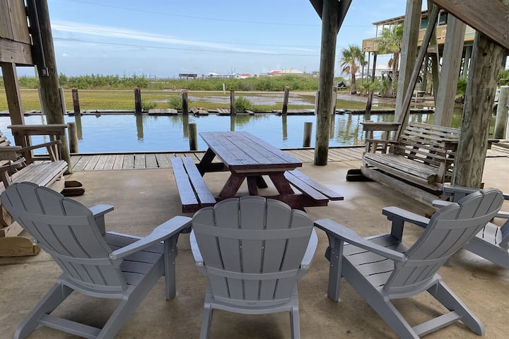 T-pauls - Boat Access - Island Realty - Grand Isle, LA