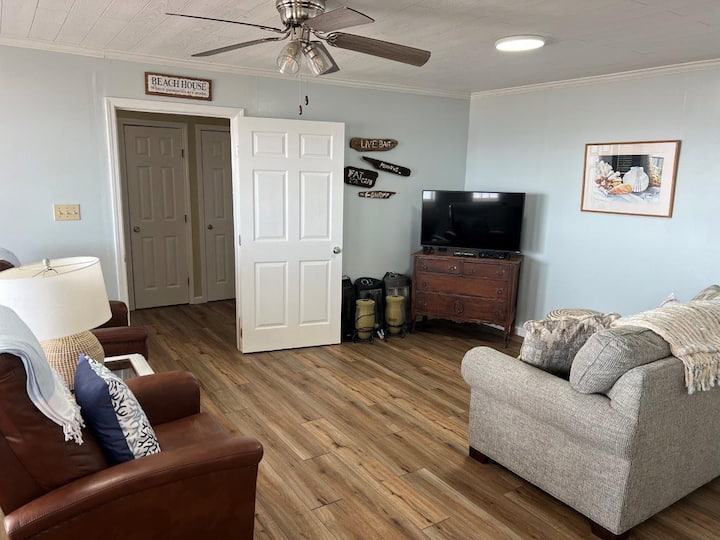 Camp Castaway - Beachfront - Grand Isle, LA