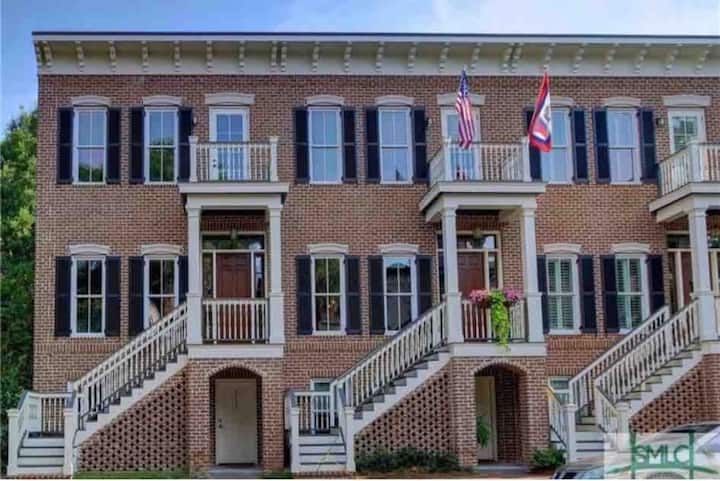 Joseph & Jaclyn’s Place Ii- All Three Stories! - Savannah, GA