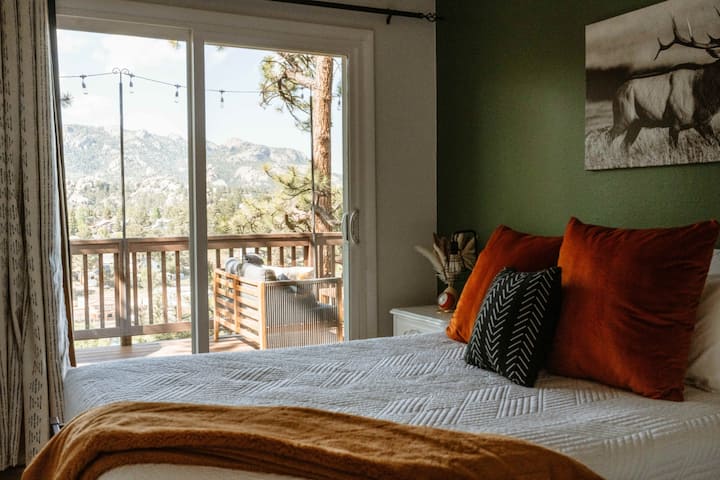 Rocky Mountain Overlook | Views! | King | Walk2twn - Estes Park, CO