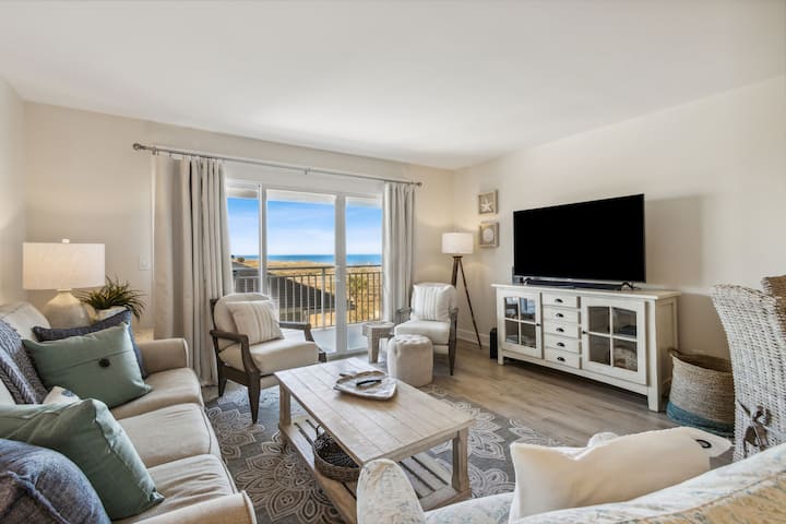 Waves Whisper: Your Coastal Condo Retreat - Fernandina Beach, FL