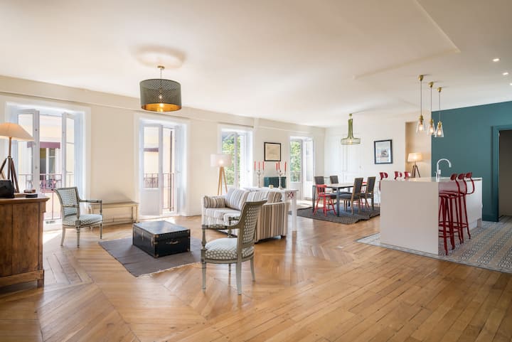 Sand - Renovated Top Floor Apartment - Lyon