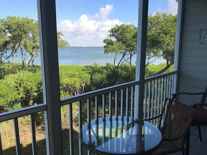 Pet-friendly Cedars East Unit 847 By Rva - Longboat Key
