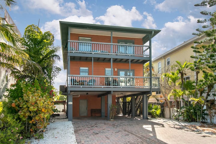 Beach Breeze East: 3 Dormitorios / 2 Baños Casa En Bradenton Beach Por Rva, Capacidad Para 6 - Anna María, FL
