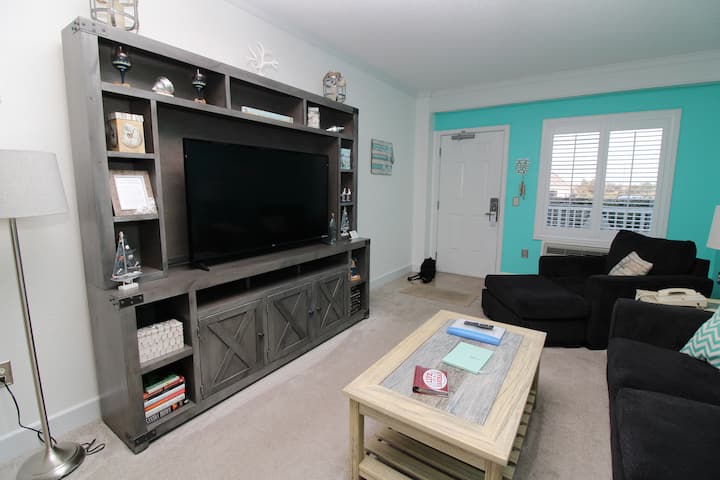 Tank Tops & Flip Flops 112 At The Villas At Hatteras Landing 112 One Bedroom Condo - Frisco, NC
