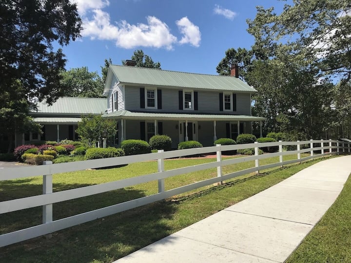 Historic 4br Retreat With Stunning Scenic Views - Apex, NC
