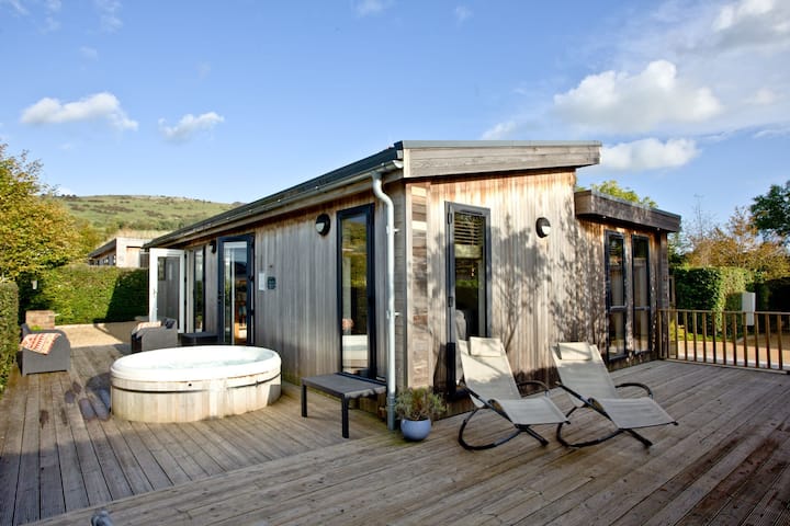 Diamond Lodge - Hot Tub - Free Wifi & Parking - Pets Welcome - Somerset
