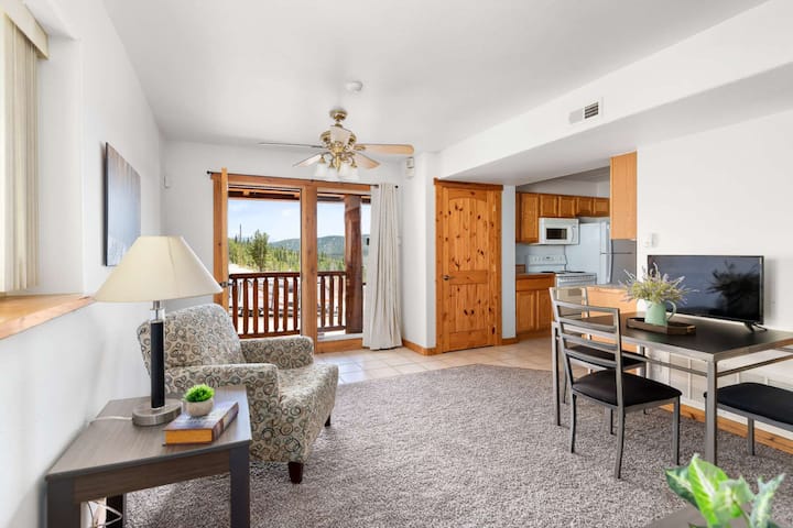 Mountaintop Condo | 20 Mins To Downtown Miner - Georgetown, CO