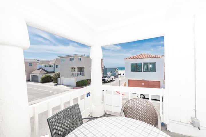 One House From The Sand With An Oceanview Balcony! - Orange County, CA