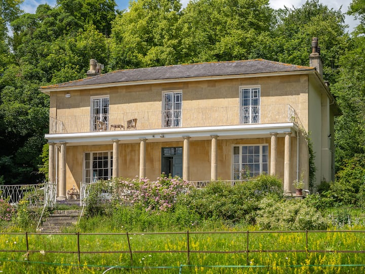 Henge Estate - Amesbury