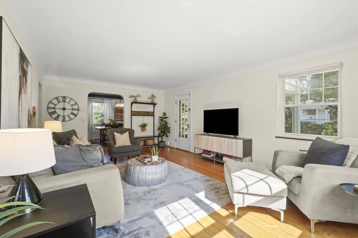 Stay Zan | Mt Lookout - Free Parking 3 Bed 2 Bath - Cincinnati, OH