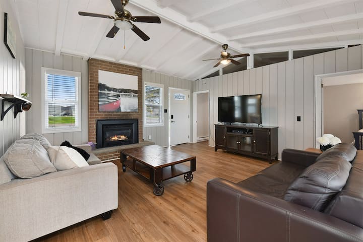Lake Daze, Lake Erie Cottage - Leamington