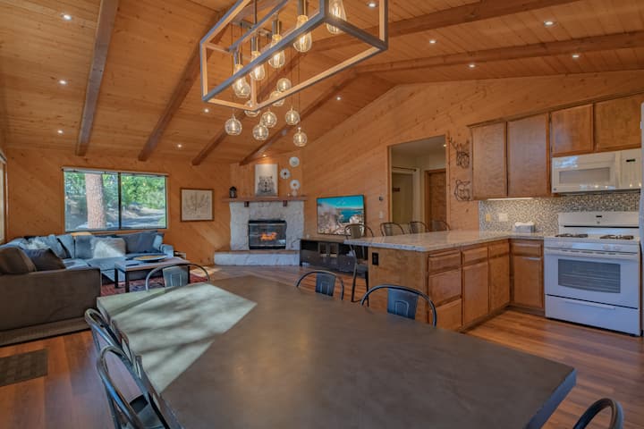 Cozy 2 Bedroom, Smart Tv, Barbecue, Deck - Big Bear, CA