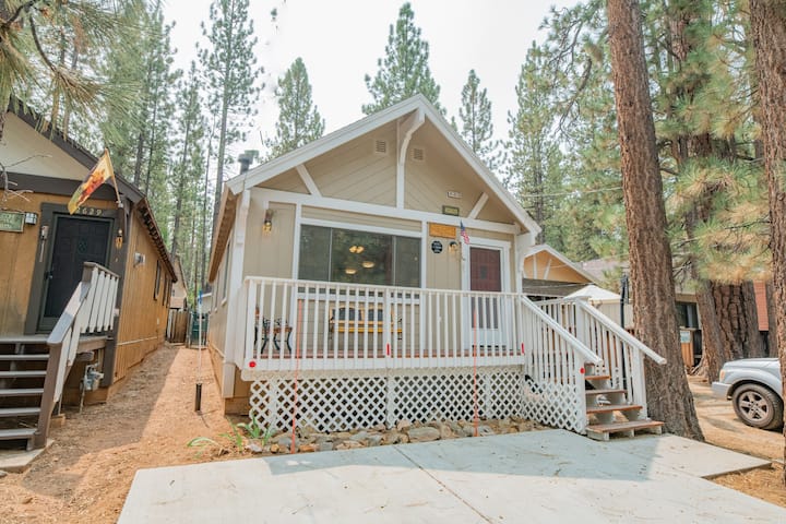 Hot Tub, Fenced Yard, Bbq, Walk To Shops - Big Bear Lake, CA
