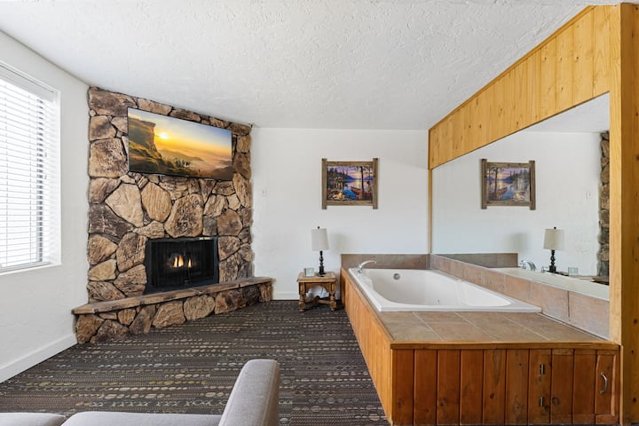 Teddy Bear, Perfect Location In The Village - Big Bear Lake, CA
