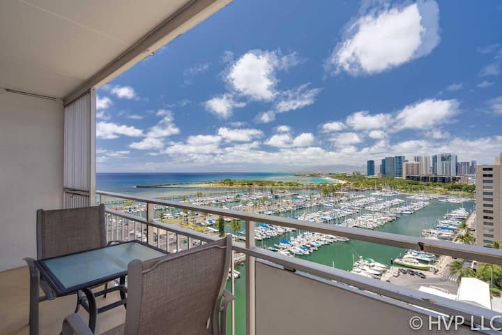 Ilikai 1639 Ocean / Sunset / Marina Views - King Bed - Steps To Lagoon And Beach - Honolulu, HI