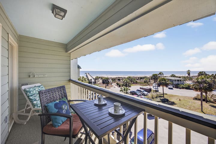 3rd Floor Sea Cabin W/ Ocean Views + Pool Access - Mount Pleasant, SC