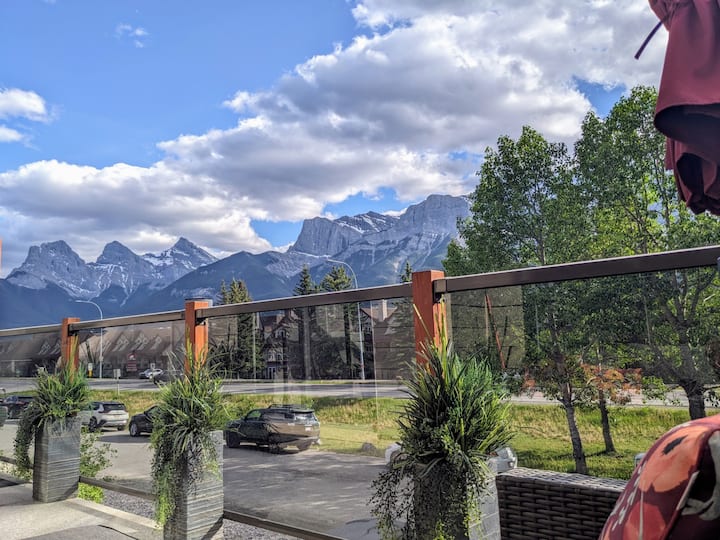 Nordic Villa - Luxurious 4-bd Home With 180 Views - Canmore