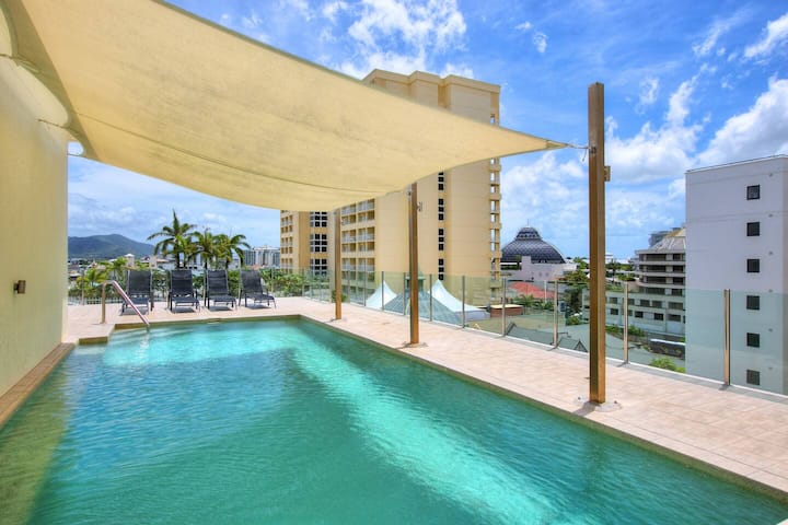 Resort-style Cityview Getaway In Perfect Location - Cairns