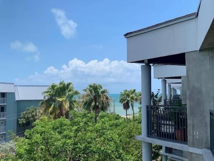 Key West’s Atlantic Sunrise Penthouse – Upgraded C - Key West, FL