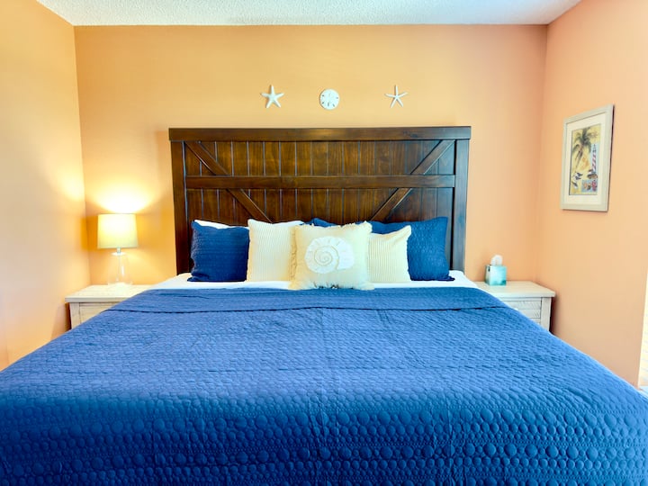 Canal Front Condo W/ A Private Boat Slip & Lift! - Corpus Christi, TX