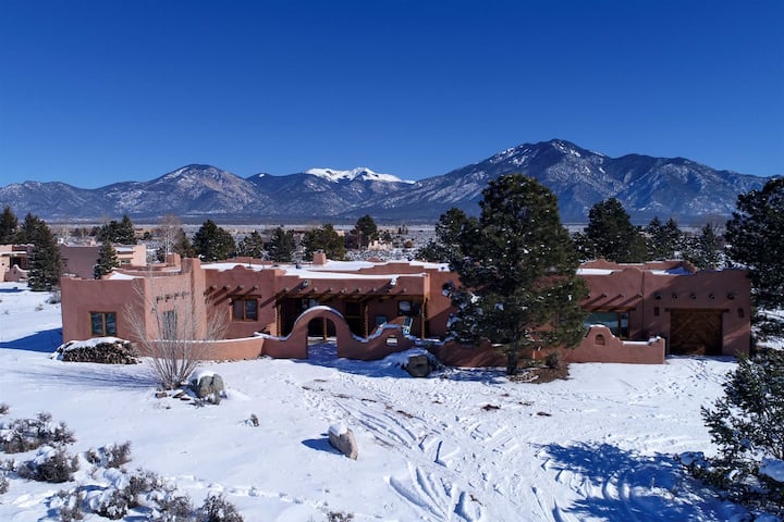 Luxury Home Sleeps 10 With Game Room - Room For The Whole Family - New Mexico