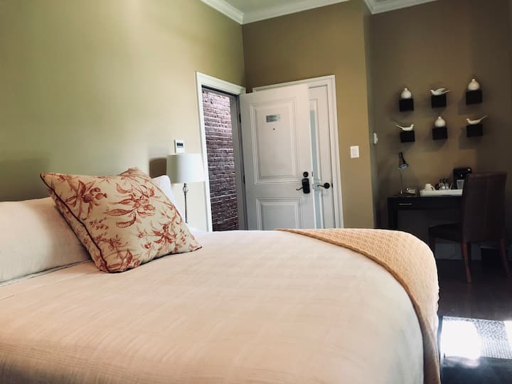 The Terra Suite At 249, Culpeper Downtown - Culpeper, VA