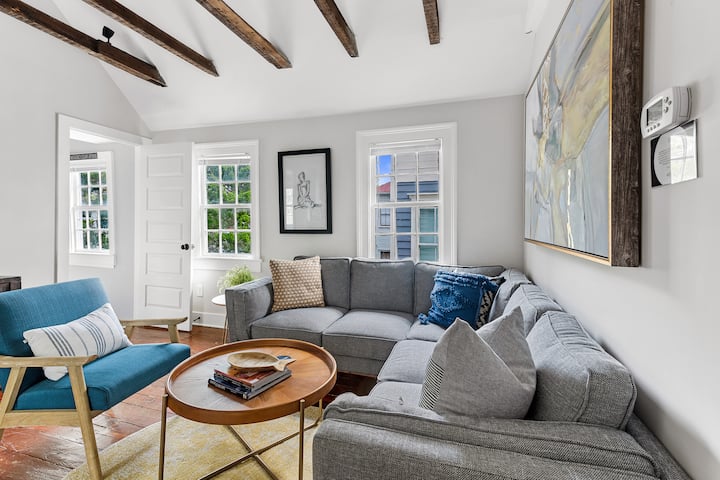 Casa Bella Suite B | 3 Blocks To King Street - Sullivan's Island, SC