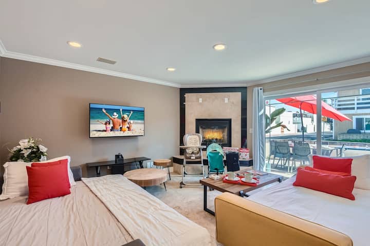 Wake Up In Your 3-bedroom Beach Home! C11 - Newport Beach, CA
