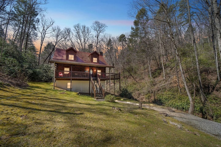 Dreamcatcher~ Pet Friendly~ Mirror Lake~waterfall - Lake Lure, NC