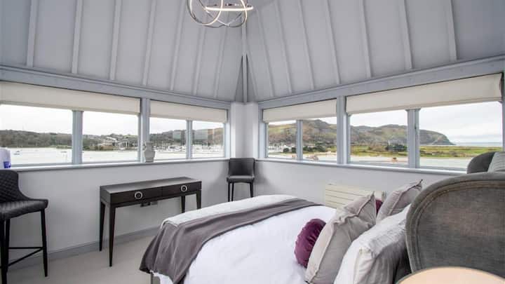 Deganwy Tower Apartment, Penthouse Near Llandudno - Conwy