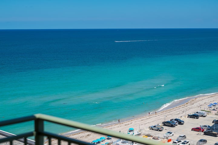 Great Location - Ocean Views - Tennis Court - Bahamas