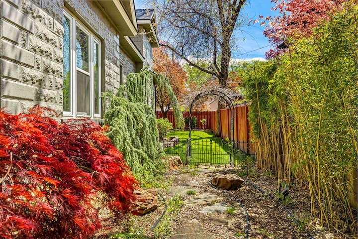 Lux 5 Star Retreat Amid Trees | Walk To Hyde Park - Boise, ID