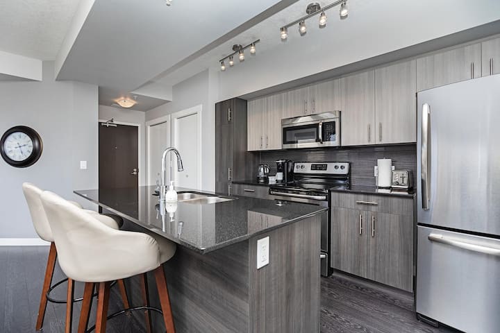 Downtown, Edmonton Vacation Rentals & Homes - Edmonton, Canada | Airbnb