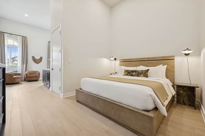 Casa Castillo Studio 2 - Santa Barbara, CA