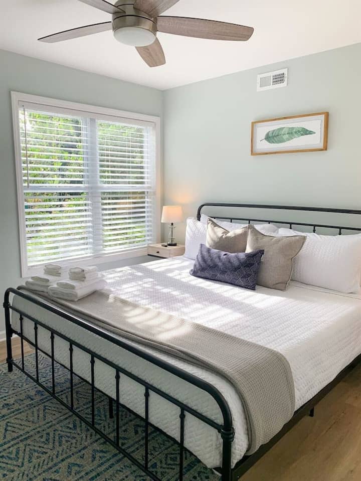 Charming Kure Hideaway W King Bed - Kure Beach, NC