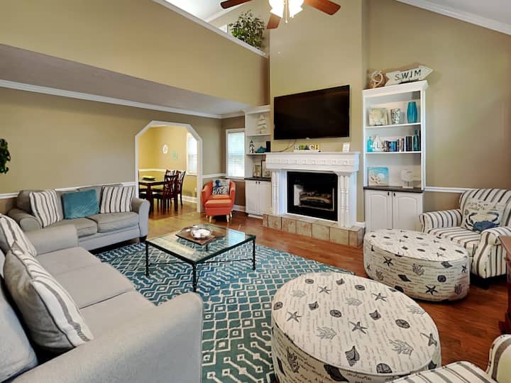 Beachy Keen | Tybee Retreat, Perfect For Groups! - Tybee Island, GA