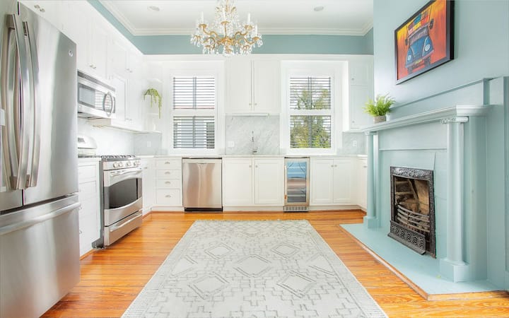 Chic Bohemian Two-story Home By Lucky Savannah - Savannah, GA