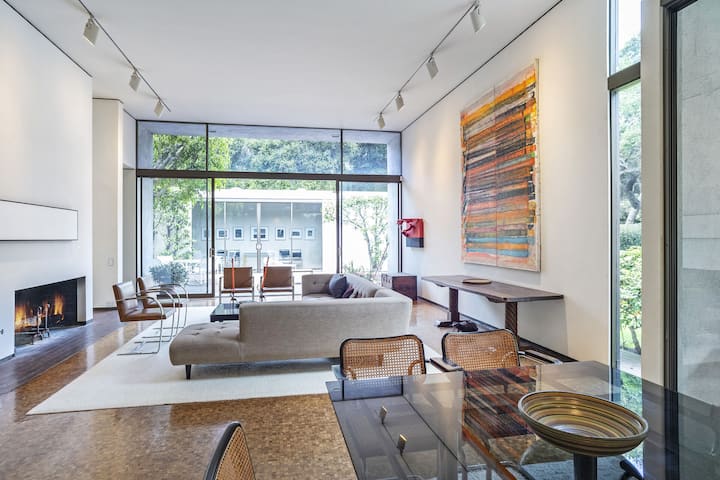 Five-star, Upper Village Stunner With Pool! - Santa Barbara, CA